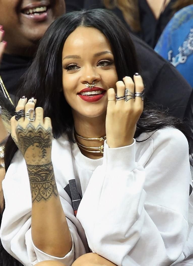 Famosos e seus Piercings - Piercing Mania - Piercing Mania
